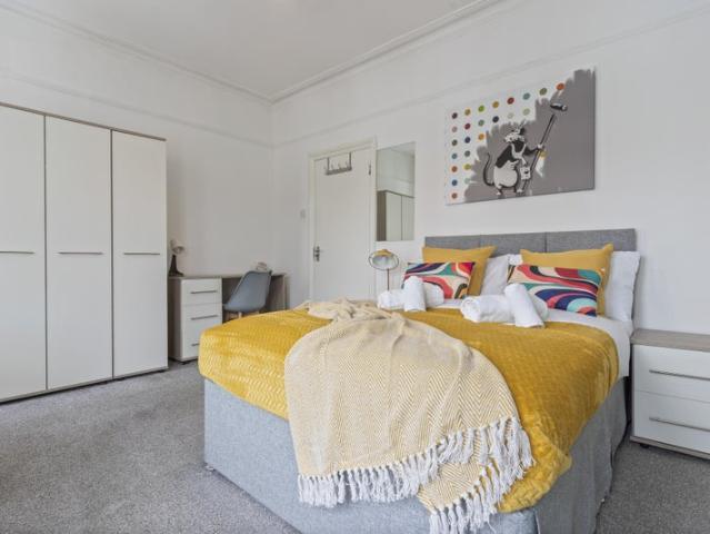 Charming and Stylish | 5 Bedroom House | London |