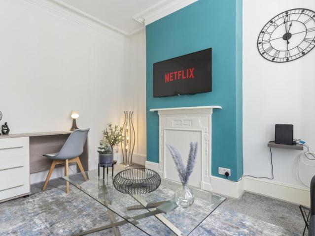 Charming and Stylish bedroom | London |