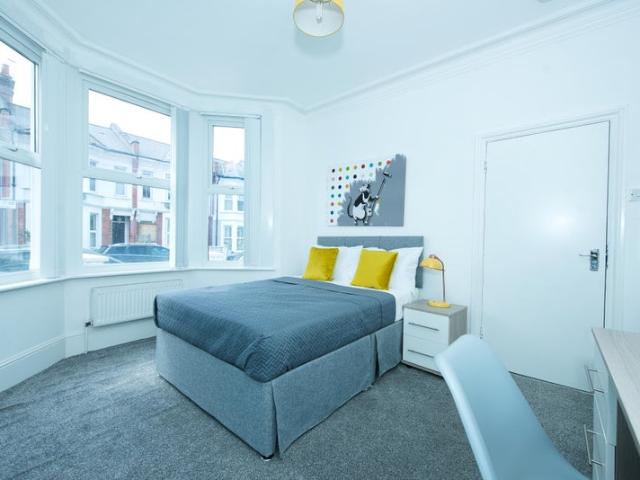 Charming and Stylish bedroom | London |