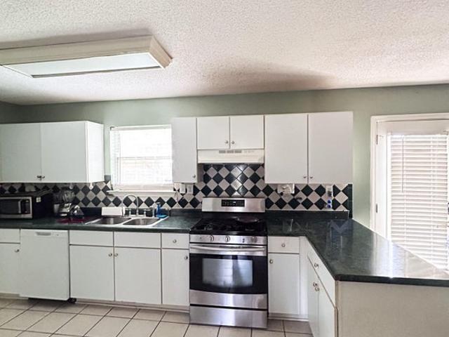 Charming Brick Beauty in Lithonia!