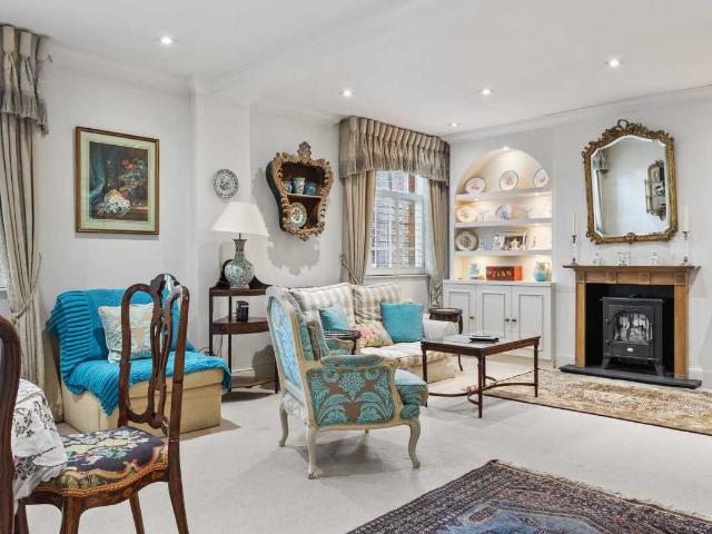 Charming Chelsea Flat with Garden & Style