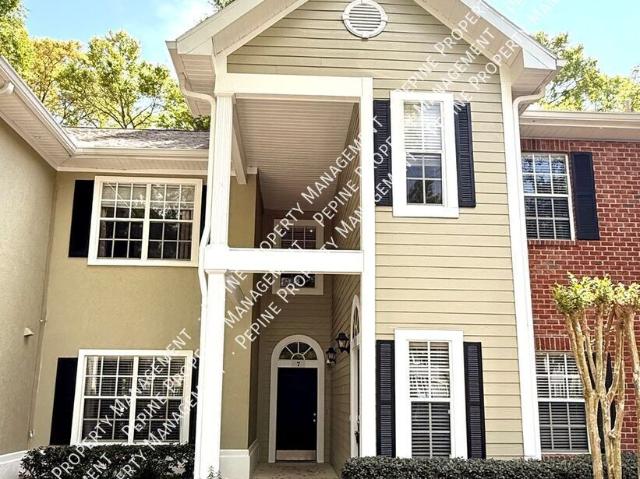 Charming & Convenient 3/2 Condo in SW Gainesville