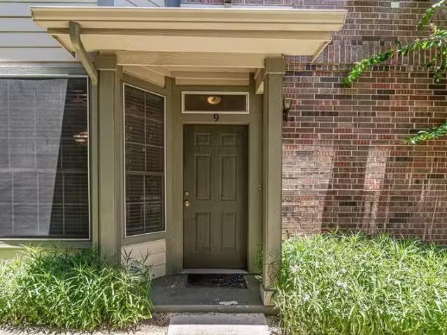 Charming Condo at the Park at Crestview