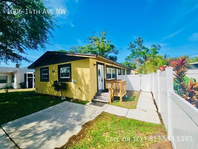 Charming Coastal Living in the Heart of Largo!