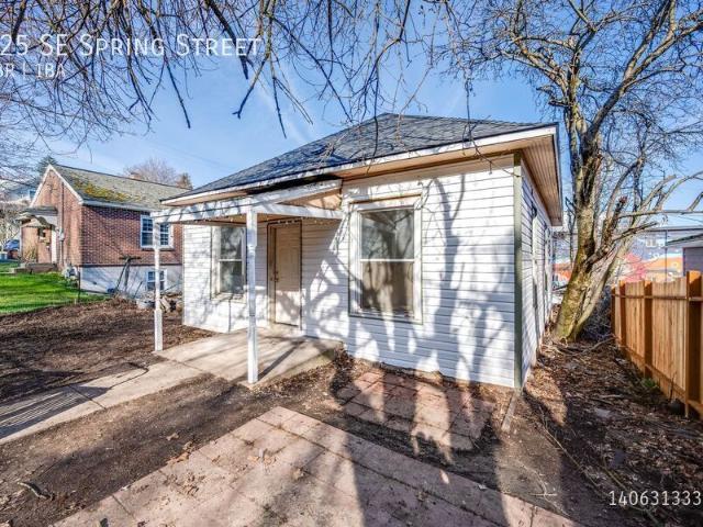 Charming Cottage Retreat Near WSU & SEL