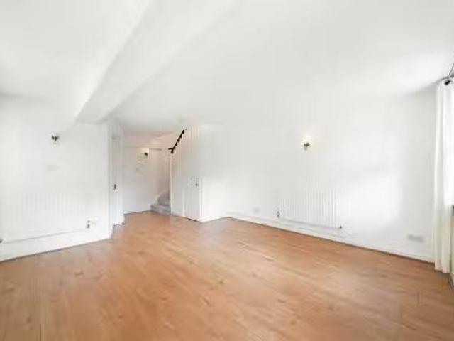 Cheap Detached house to rent in Chartwell Place, Harrow On The.