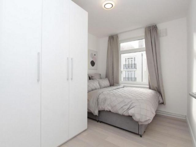Charming double bedroom close to Columbia Road Flower Market Has a Room