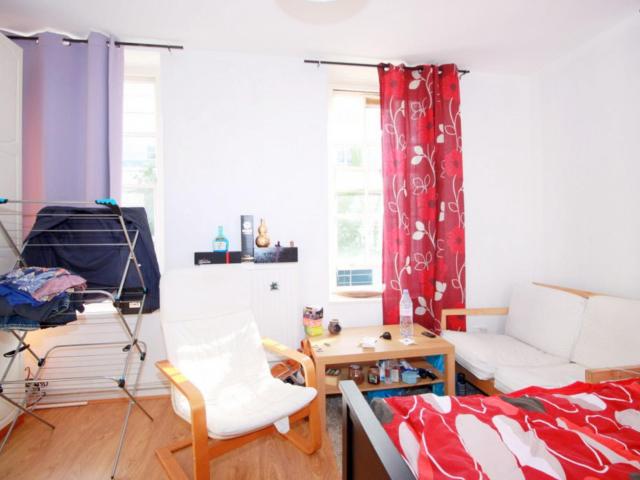 Charming double bedroom in well linked Marylebone Has a Room