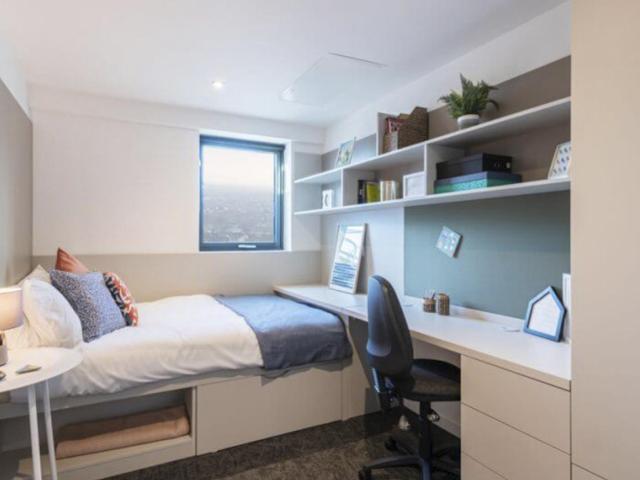 Charming double ensuite bedroom near the Vauxhall Park Has a Room