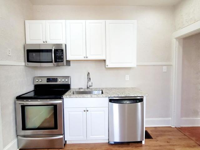 Charming Downtown Studio with Vintage Character!