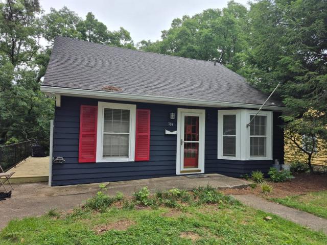 Charming expansive studio apartment 1 Bath Home in