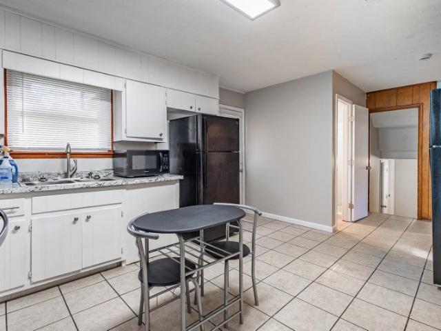 Charming Family Home in Prime Ellenwood Location!