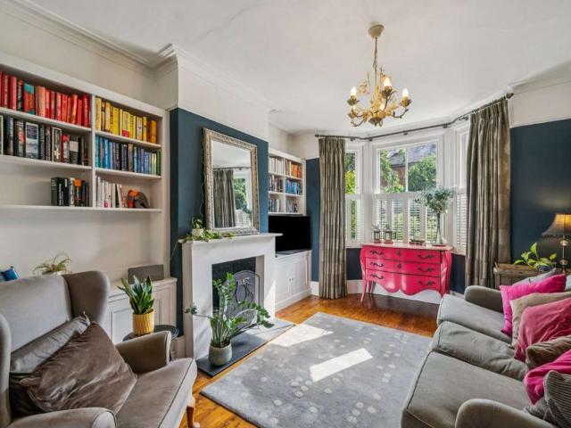 Charming four bedroom house near Twickenham station