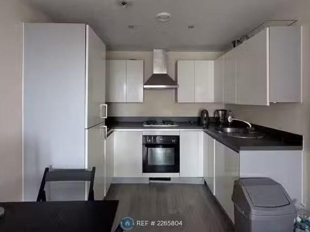 Rental! Flat to rent in Durnsford Road, Wimbledon SW19