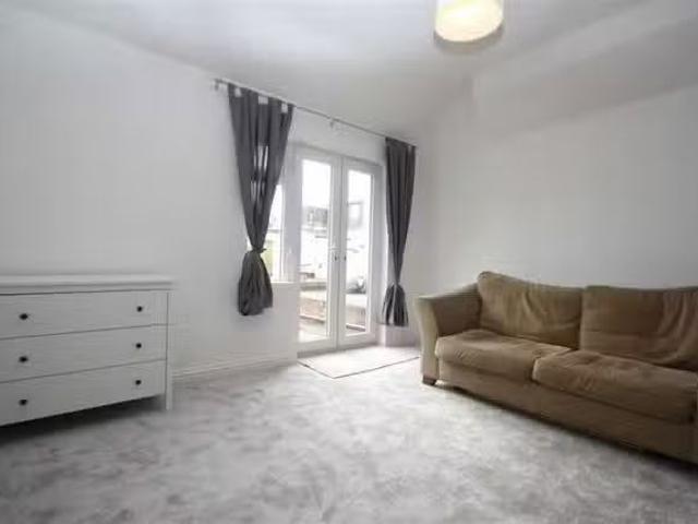 Rental! Flat to rent in Kingston Road, Teddington TW11