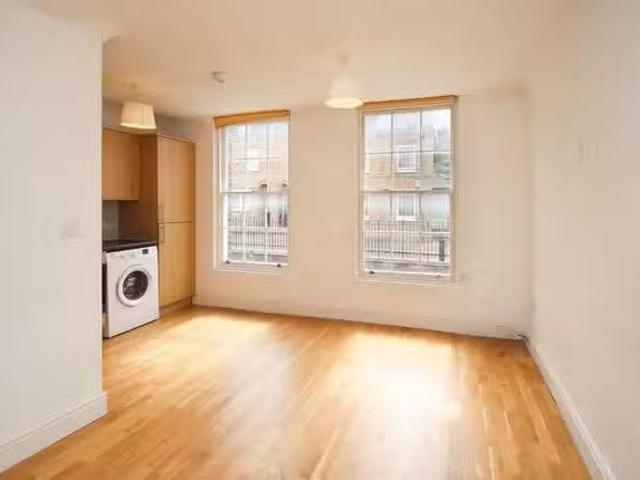 Nice Flat to rent in High Street, Rochester ME1