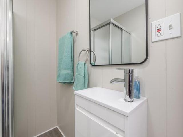 Charming & freshly updated Home with new furnishings