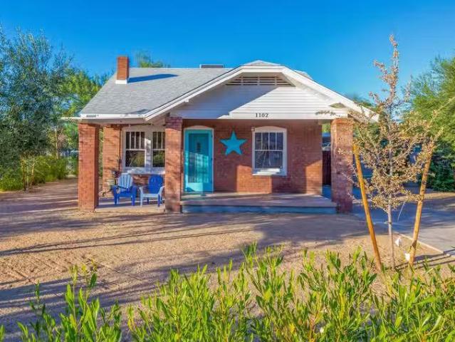 Charming Fully Furnished Red Brick Bungalow for Rent in Centra.