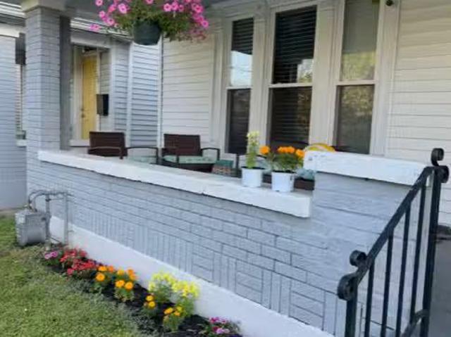 Charming Furnished Shelby Park 2 Bed 1 Bath 519 Camp St