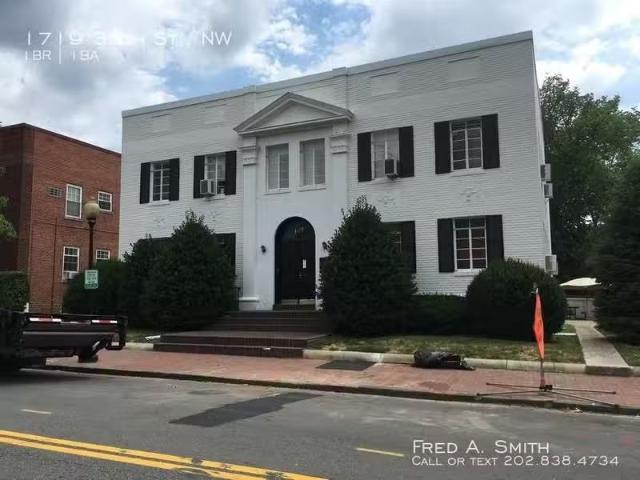 Charming Georgetown One Bedroom! 1719 35th St. #Nw