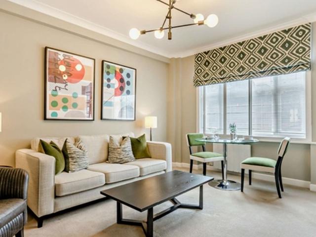 Charming Ground Floor One Bedroom Apartment with Garden Access