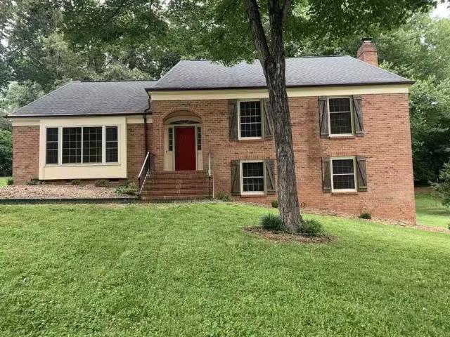 Charming Home in Prestigious South Park Neighborhood 3621 Woo.