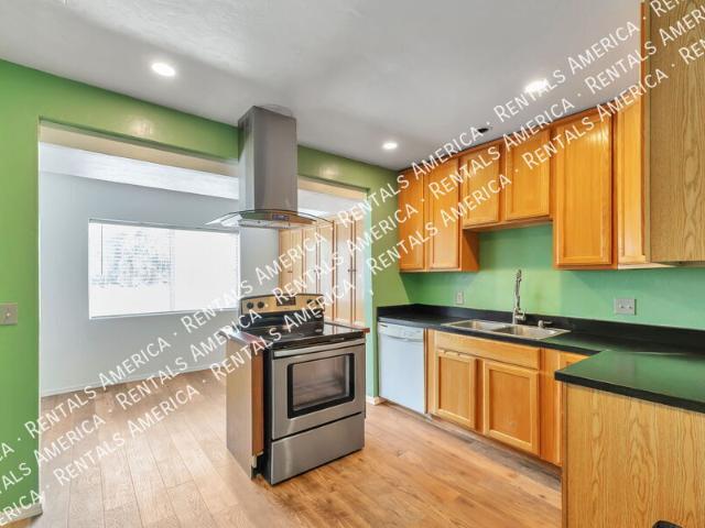 Charming home in the Three Points area