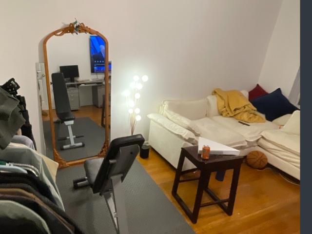 Charming Lincoln Park 1 bed!