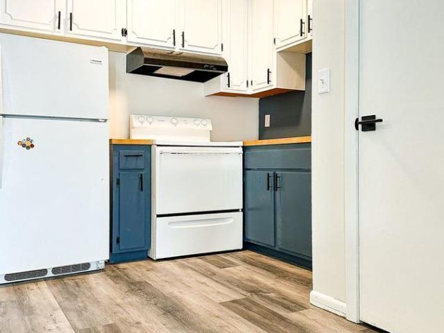 Charming Living in the Heart of Minneapolis for $899/month! Gas, Water & Trash Utilities Included