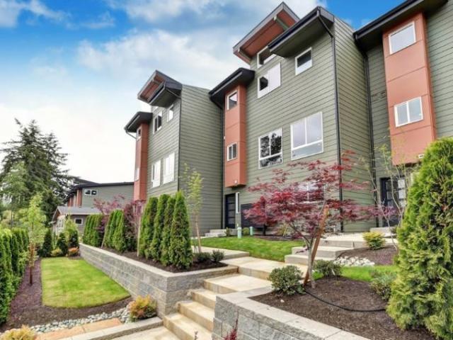 Charming master BR suite with modern amenities in