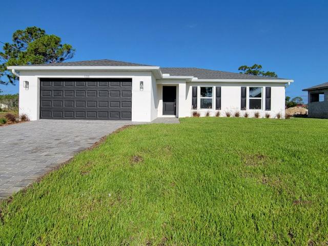Charming & Modern 4 Bed 2 Bath with Screened Lanai