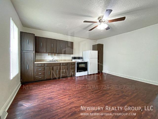 Charming Move In Ready 2 Bedroom Townhome
