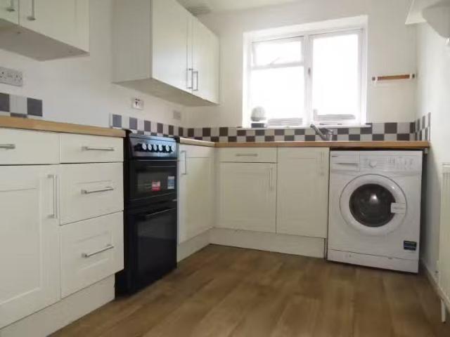 Charming Napton Drive, LEAMINGTON SPA