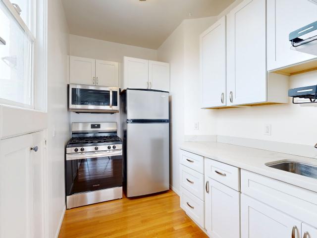 Charming Nob Hill 1BR with Classic San Francisco Character | Pet Friendly