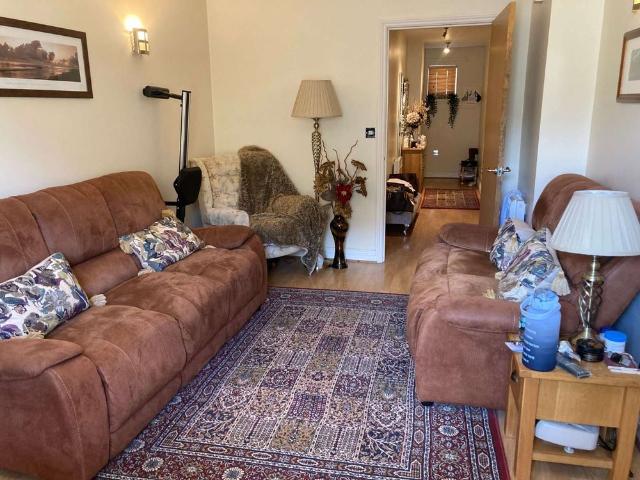 Charming one bedroom apartment situated within a quiet cul de sac development of just 11 properties, conveniently located opposite the Cumberland Infirmary