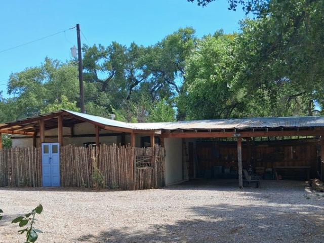 Charming One Bedroom Corrales Casita