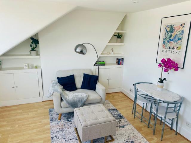 Charming One Bedroom Flat | Off Northcote Rd SW11