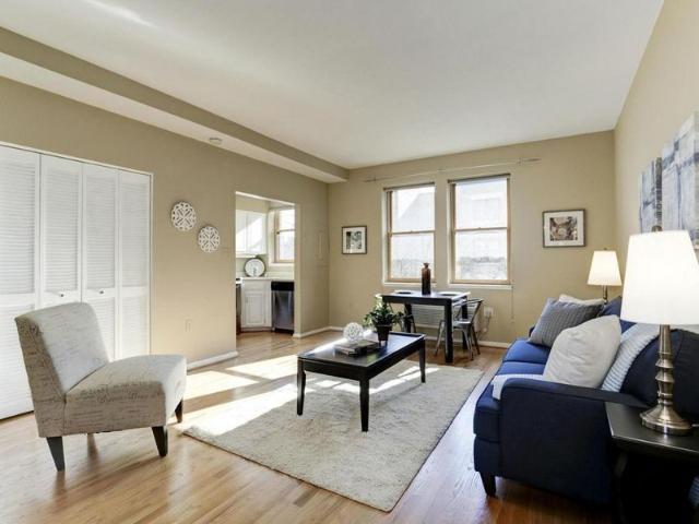 Charming One Bedroom in Heart of the City!