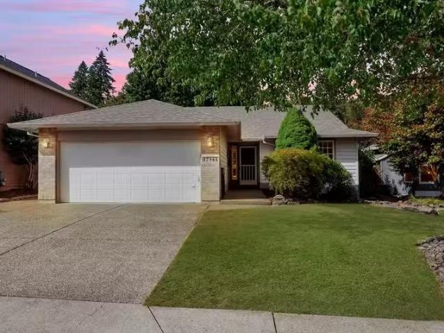 Charming One Level Living in Sherwood