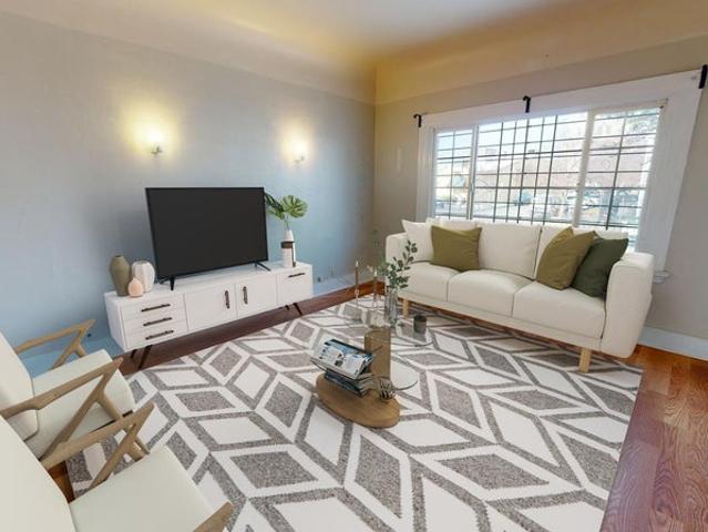 Charming Patten home near Fruitvale BART