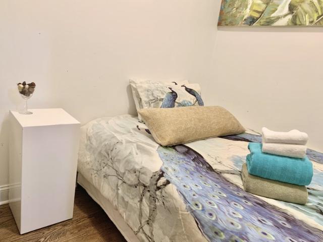 Charming Peaceful Private Bedroom