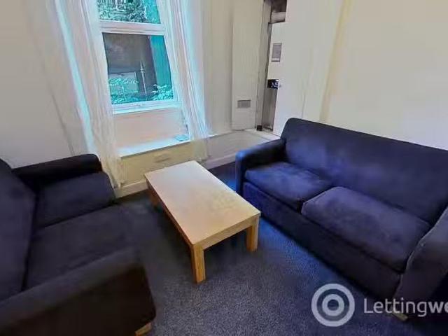 Nice Property to rent in Murieston Crescent, Edinburgh, EH11