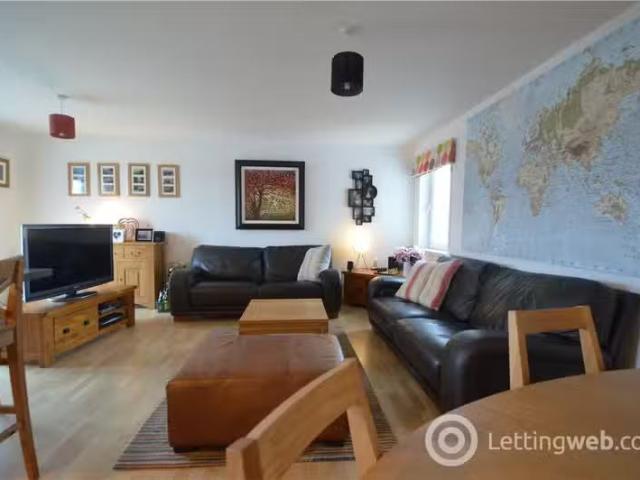 Cozy Property to rent in Netherton Gardens, Anniesland, Glasgo.