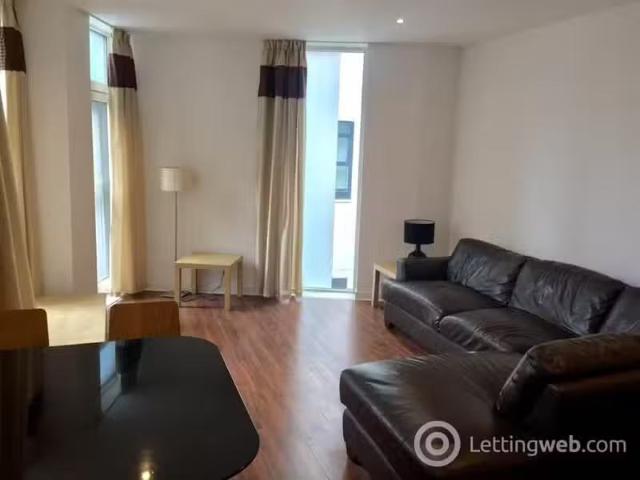 Just in! Property to rent in Oswald Street, Glasgow