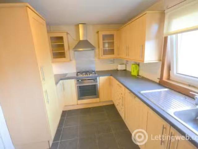 Cheap Property to rent in Calder Drive, Sighthill, Edinburgh.