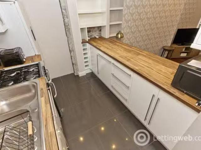 Cozy Property to rent in Castle Terrace, City Centre, Aberdeen.