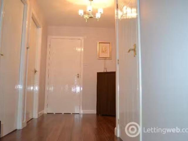 Deal! Property to rent in Charles Street, City Centre, Aberdee.