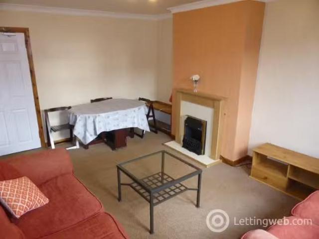 Cozy Property to rent in Craigievar Crescent Garthdee Aberdeen.