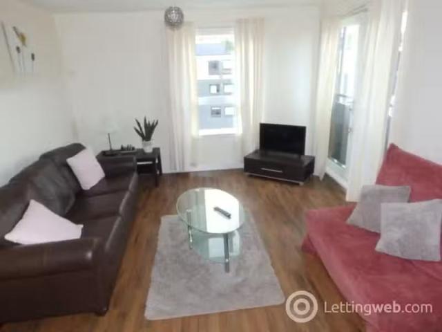 Nice Property to rent in Firpark Close, Dennistoun, Glasgow, G.