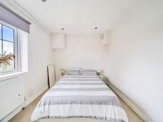 Unique Property to rent in Gervase Road, Edgware HA8